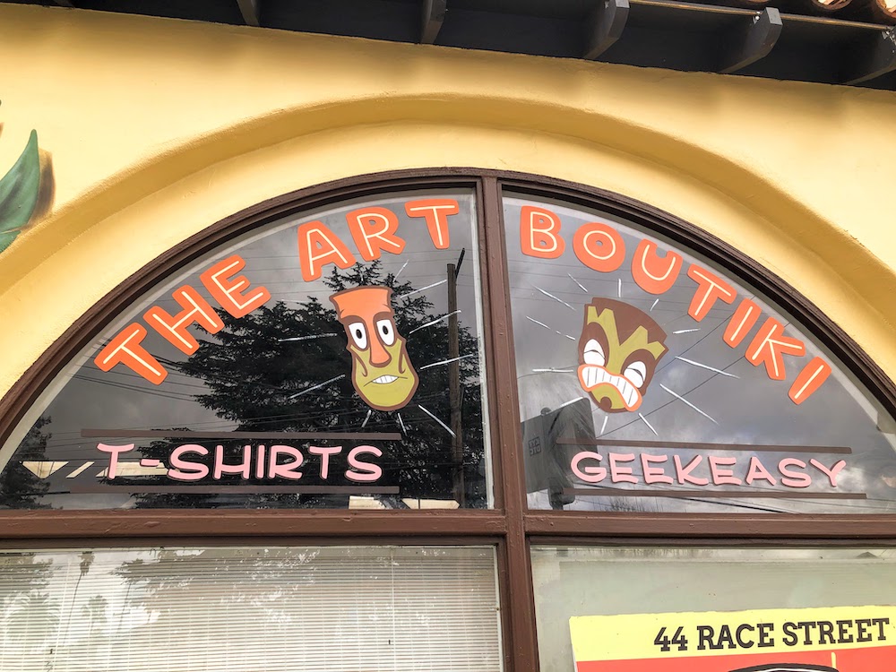 Party at the Art Butiki, San José - until suburbia!